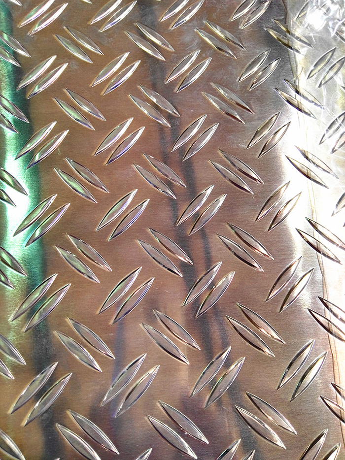 2 3 5 Bar Aluminum Tread Checkered Plate Sheets | Signi Aluminium